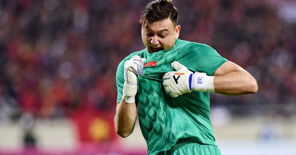 Goalie Van Lam feels great about Vietnam playing well against Thailand