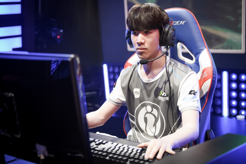 IG TheShy - Thần đồng đường trên của Trung Quốc 'lắm tài nhiều tật'