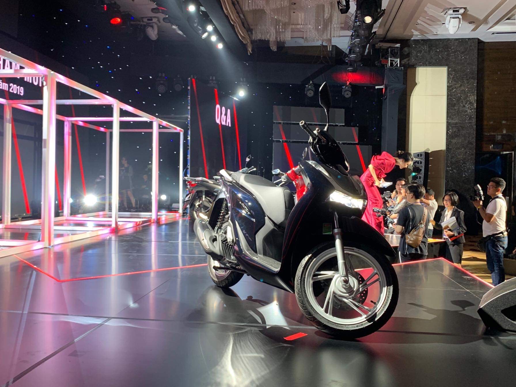 Honda SH 2020: Giá chính thức & thông số kỹ thuật [Giá bán lẻ]